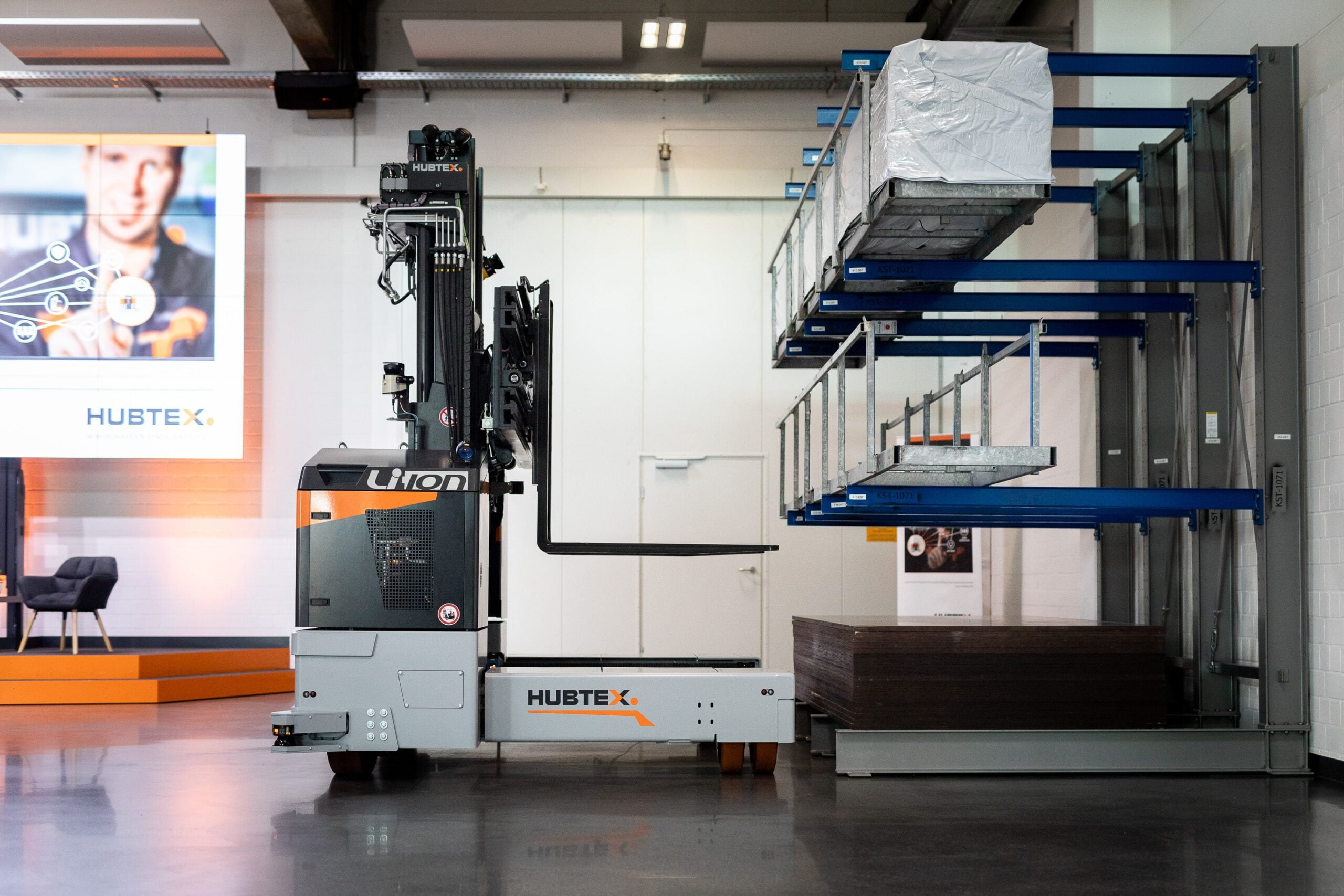 First Fully Automated Long Load Handling Solution | Hubtex Australia